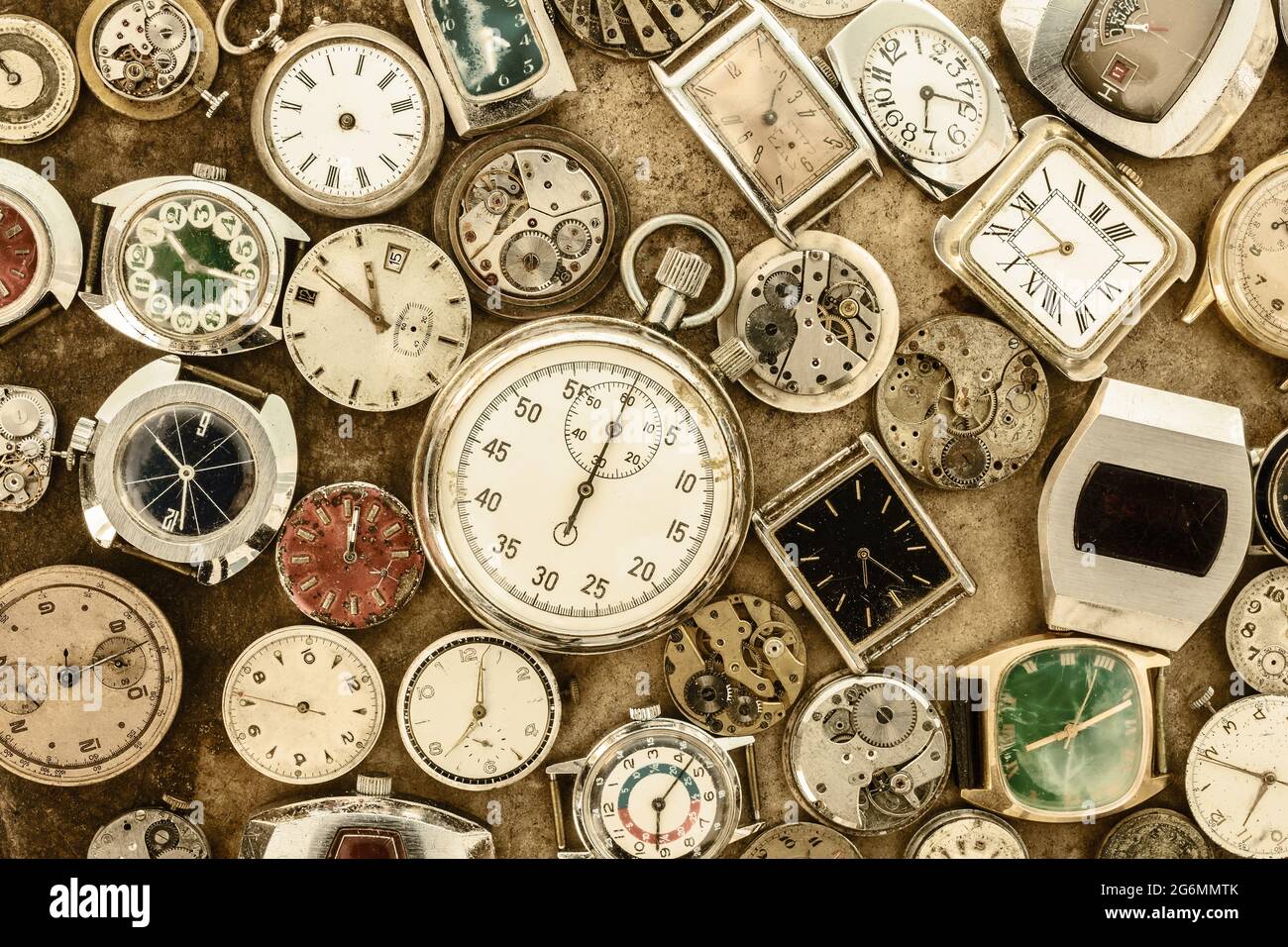 Broken watches hi-res stock photography and images - Alamy