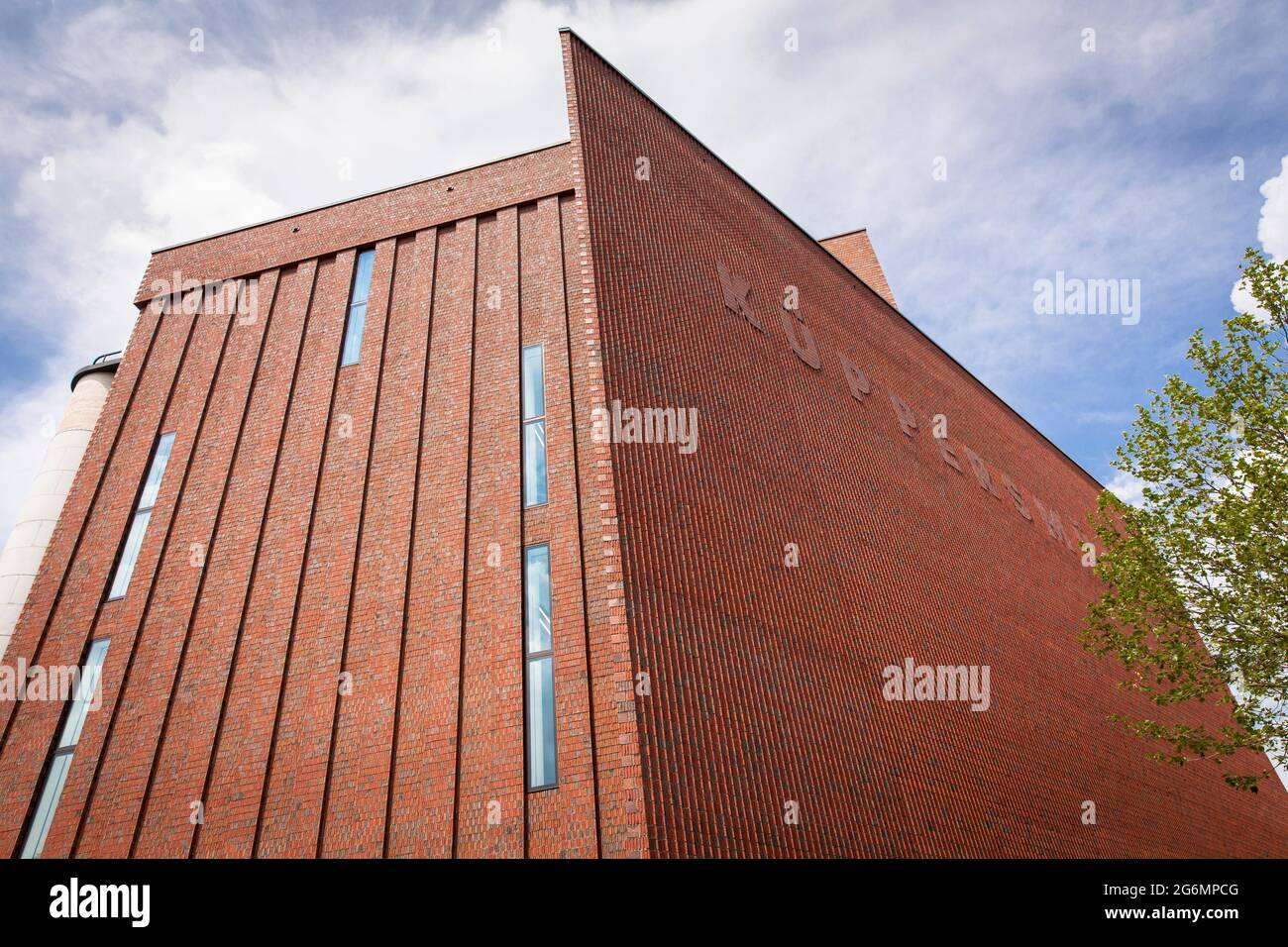 Extension building of the MKM Museum Kueppersmuehle in the Inner Harbor ...