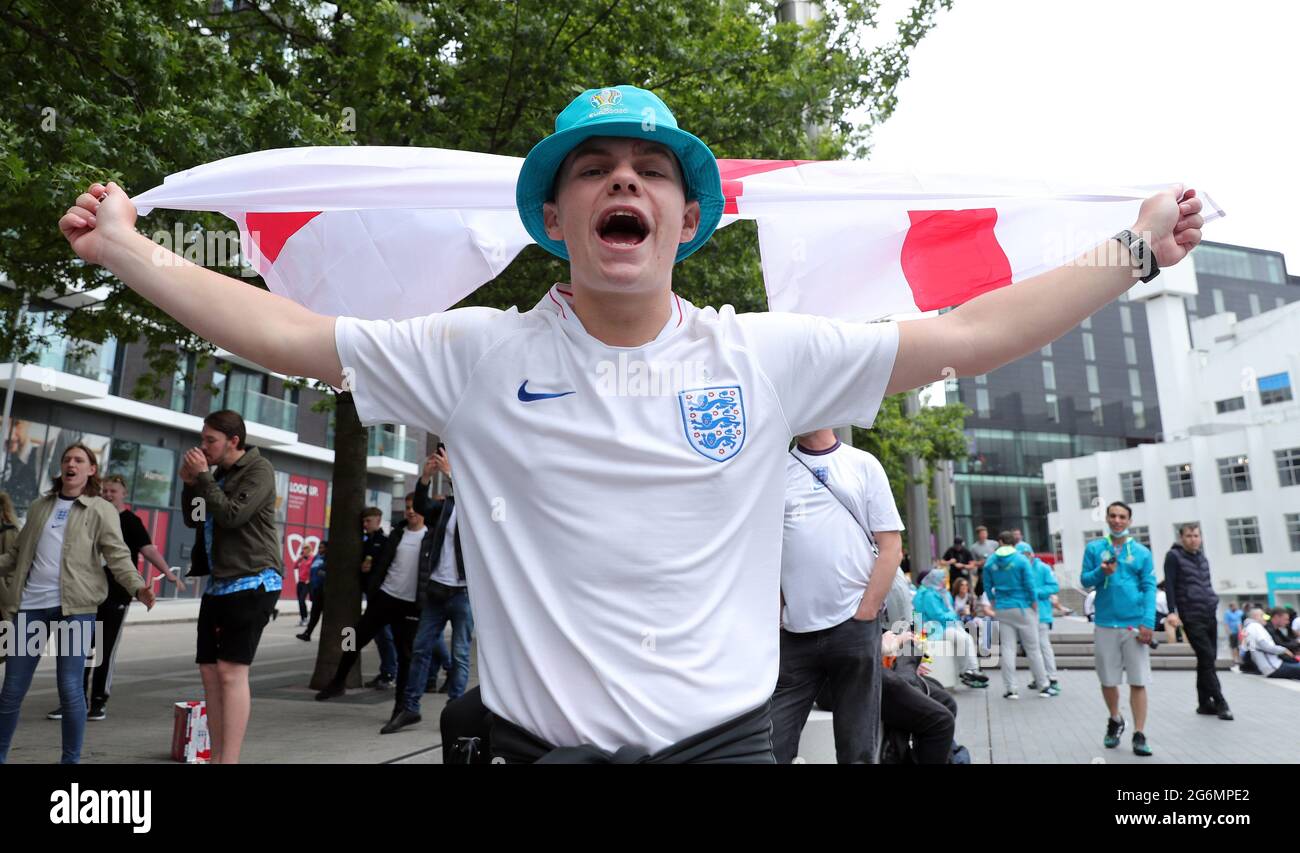 Euro 2021 england fans hi-res stock photography and images - Alamy