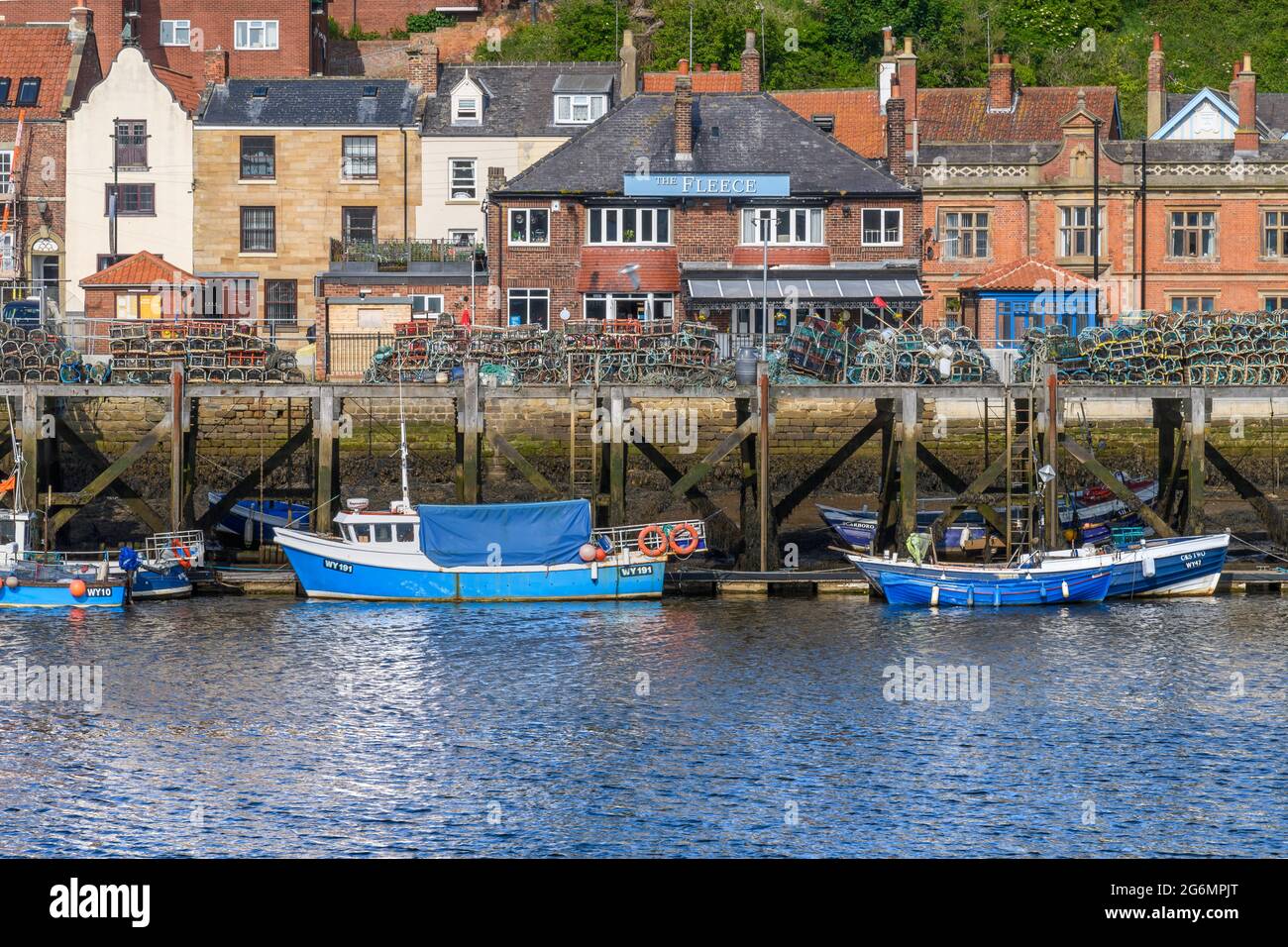 Classic british yachts hi-res stock photography and images - Alamy