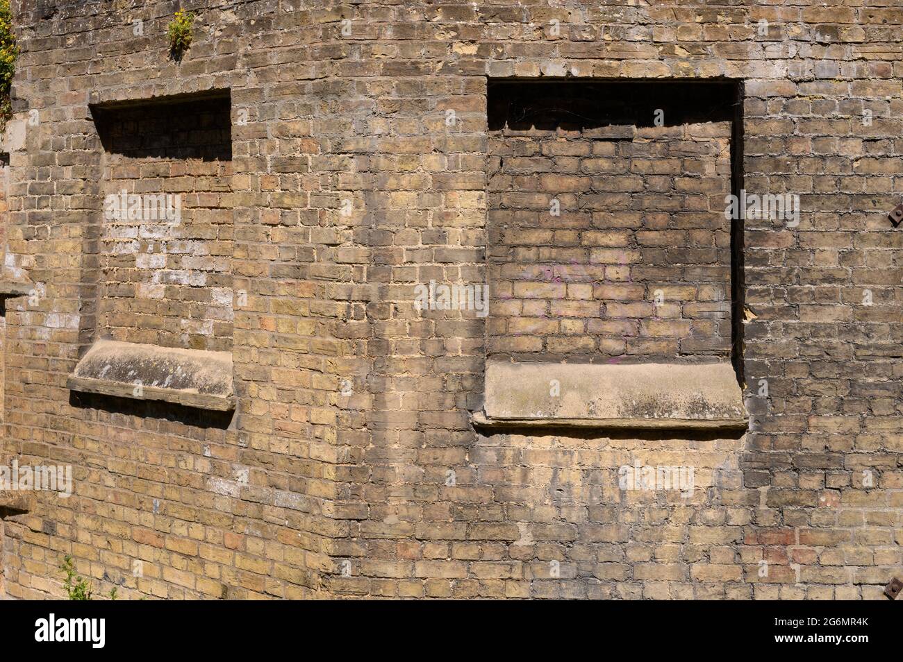 Windows blocked hi-res stock photography and images - Alamy