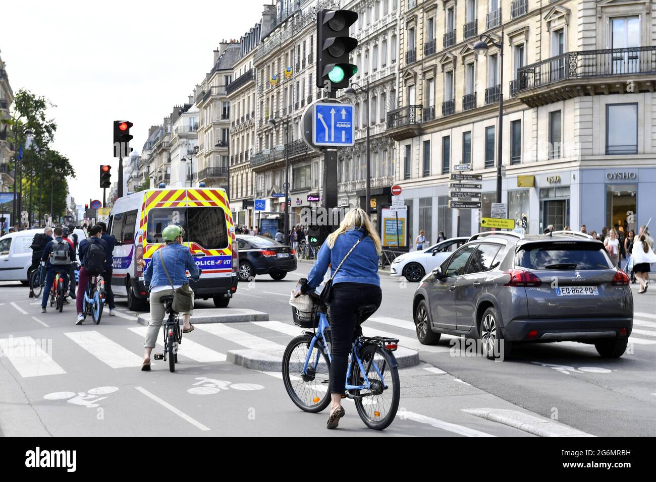 Pedestrian fast lane hi-res stock photography and images - Alamy