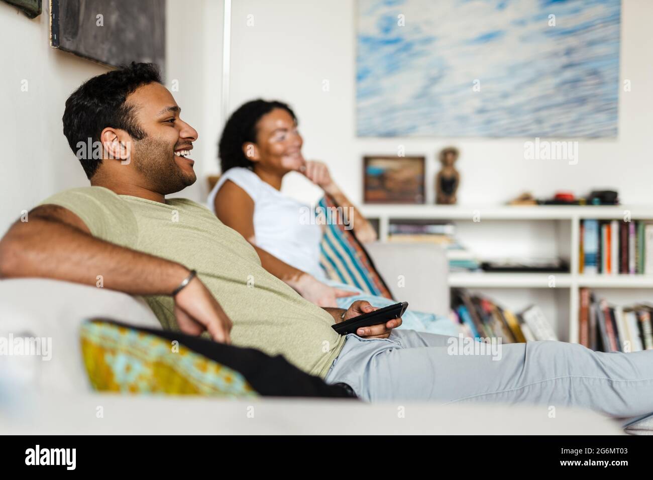 Middle eastern tv hi-res stock photography and images - Alamy