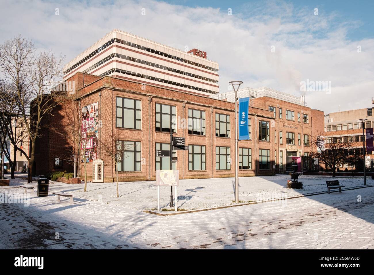 University hull hi-res stock photography and images - Alamy