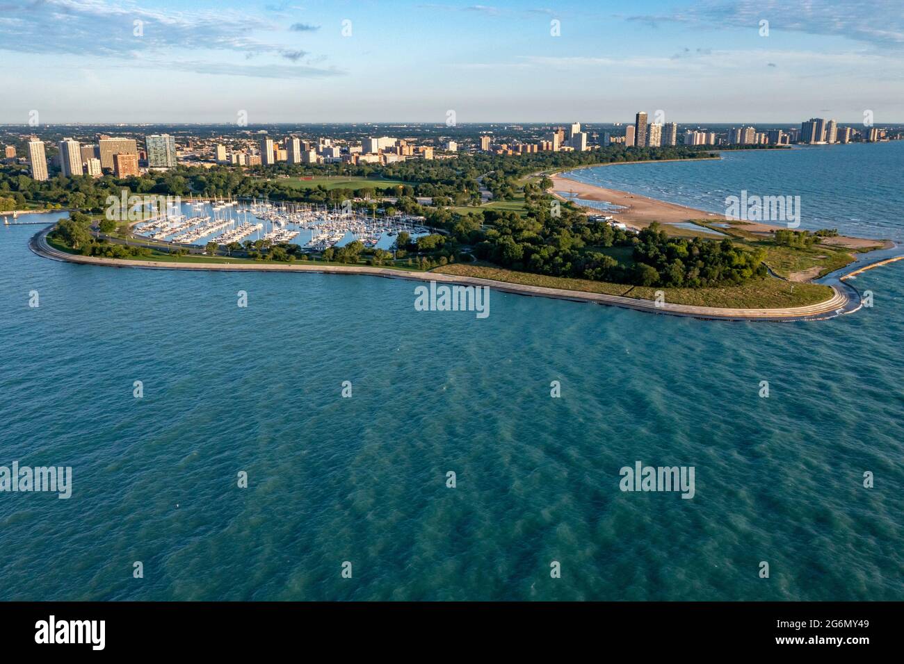 Chicago neighborhood skyline hi-res stock photography and images - Alamy