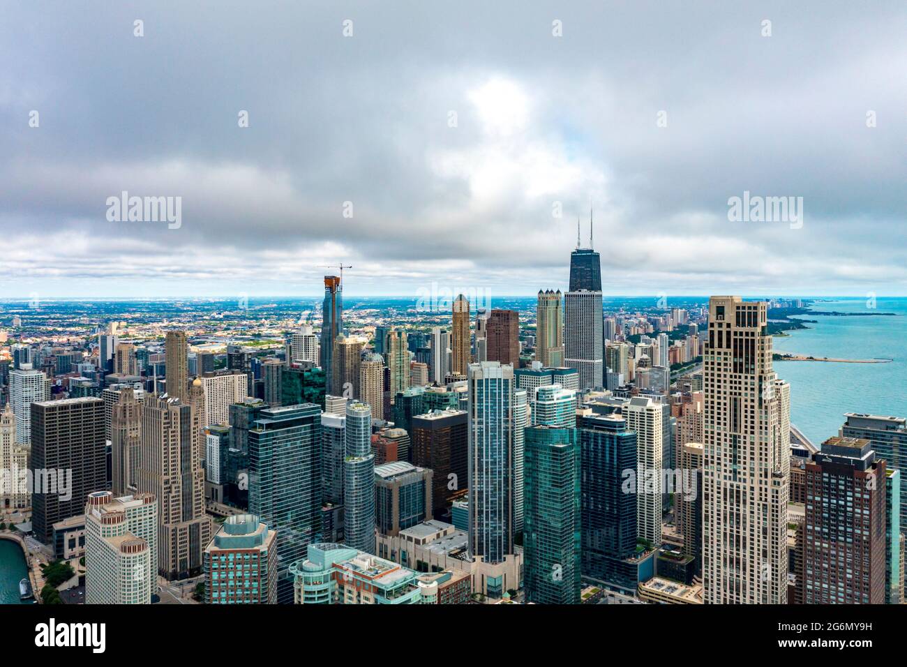 Chicago downtown skyline on sunny hi-res stock photography and images ...