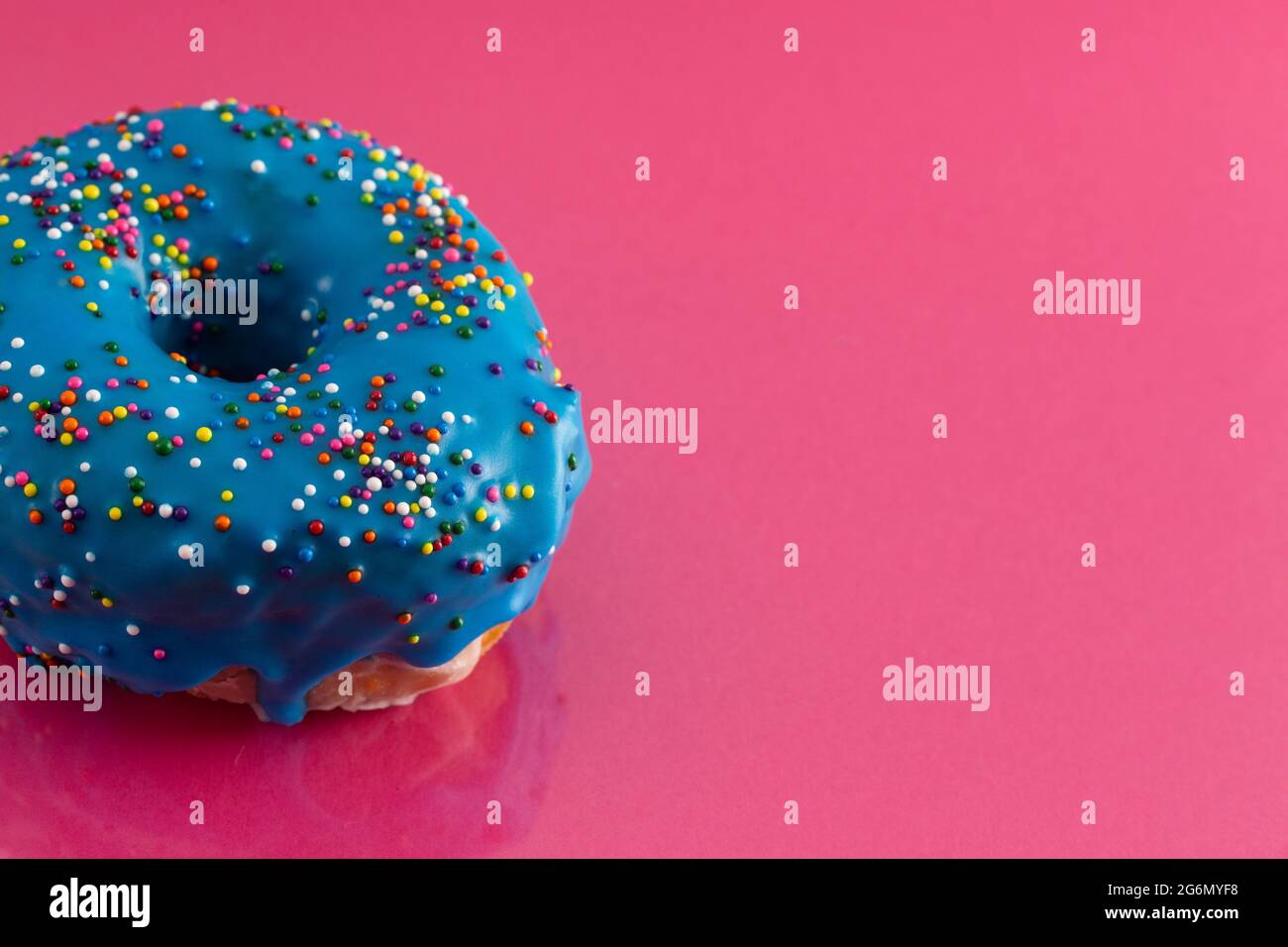 Blue glazed donut hi-res stock photography and images - Alamy