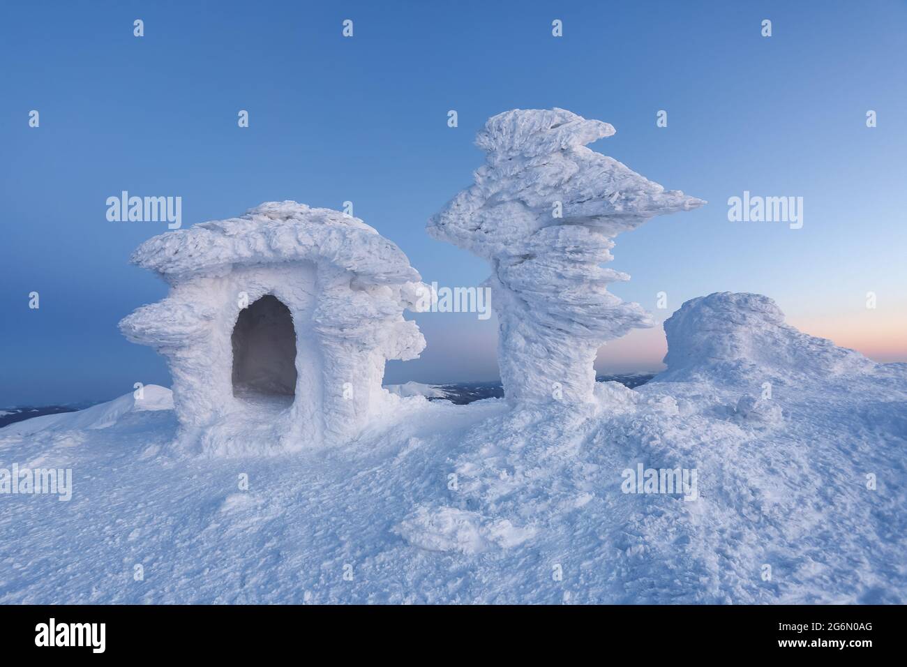 Mysterious form hi-res stock photography and images - Alamy