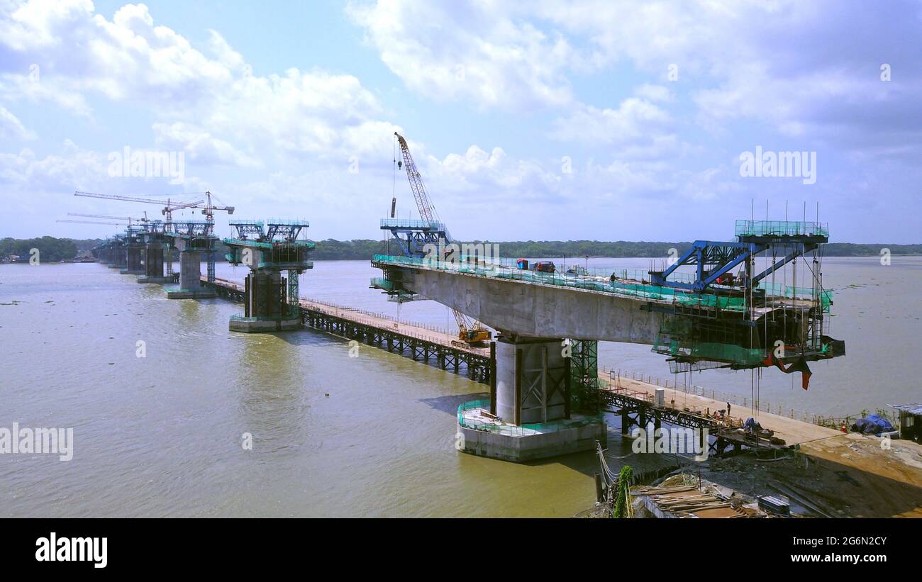 (210707) -- PIROJPUR, July 7, 2021 (Xinhua) -- Photo shows the 8th ...