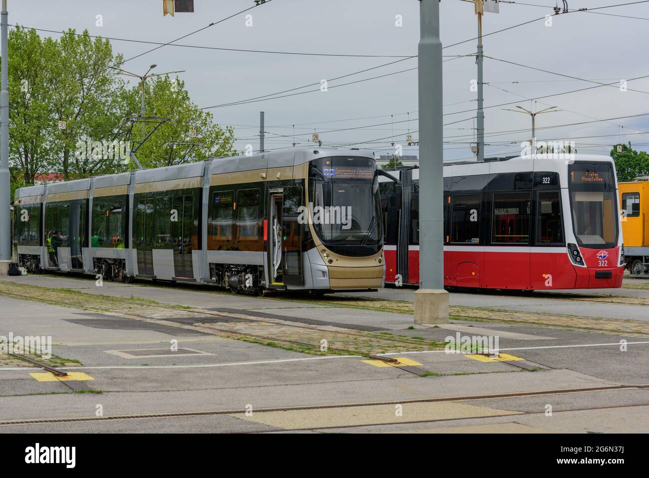 Wien, Hauptwerkstätte der Wiener Linien, Alstom Flexity Brüssel ...