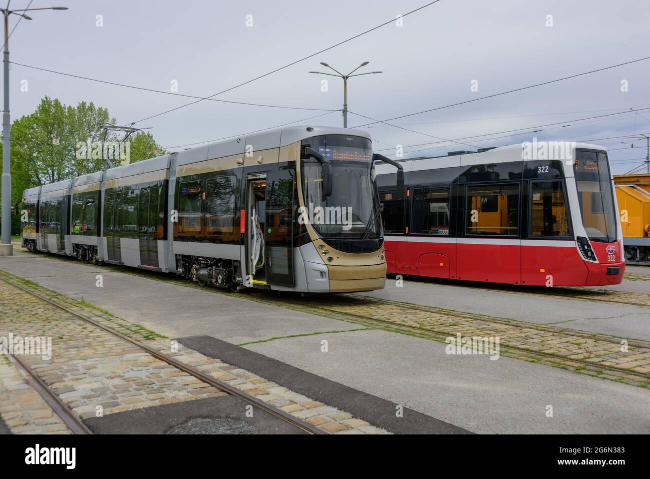 Wien, Hauptwerkstätte der Wiener Linien, Alstom Flexity Brüssel ...
