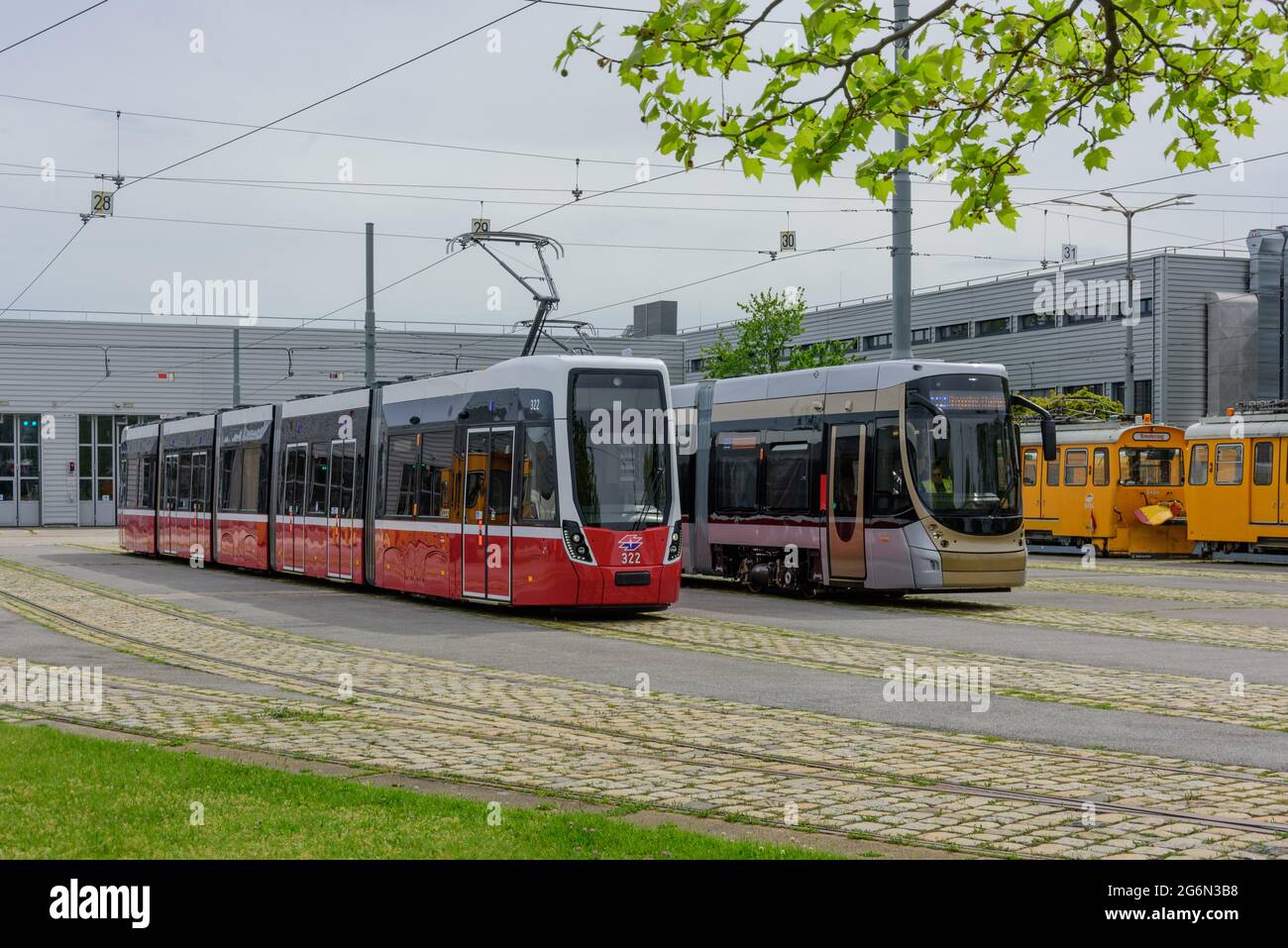 Wien, Hauptwerkstätte der Wiener Linien, Alstom Flexity Brüssel ...