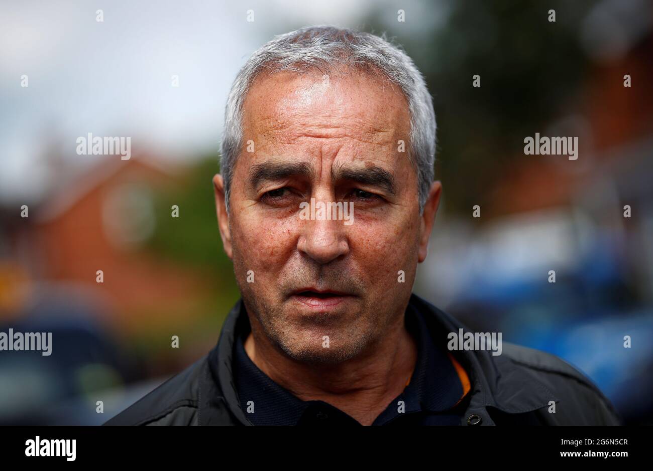 Outside sinn fein headquarters hi-res stock photography and images - Alamy