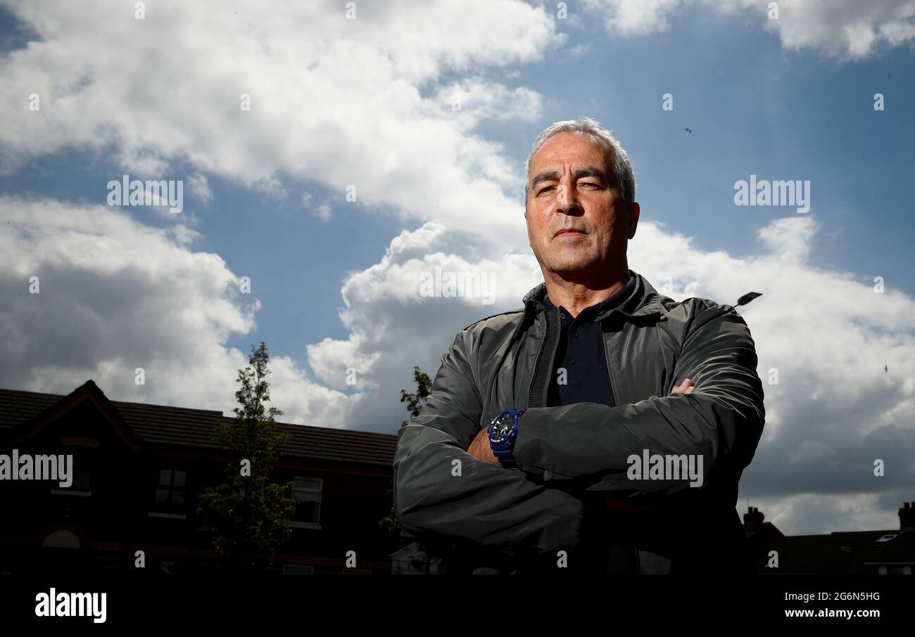 Sinn fein face hi-res stock photography and images - Alamy