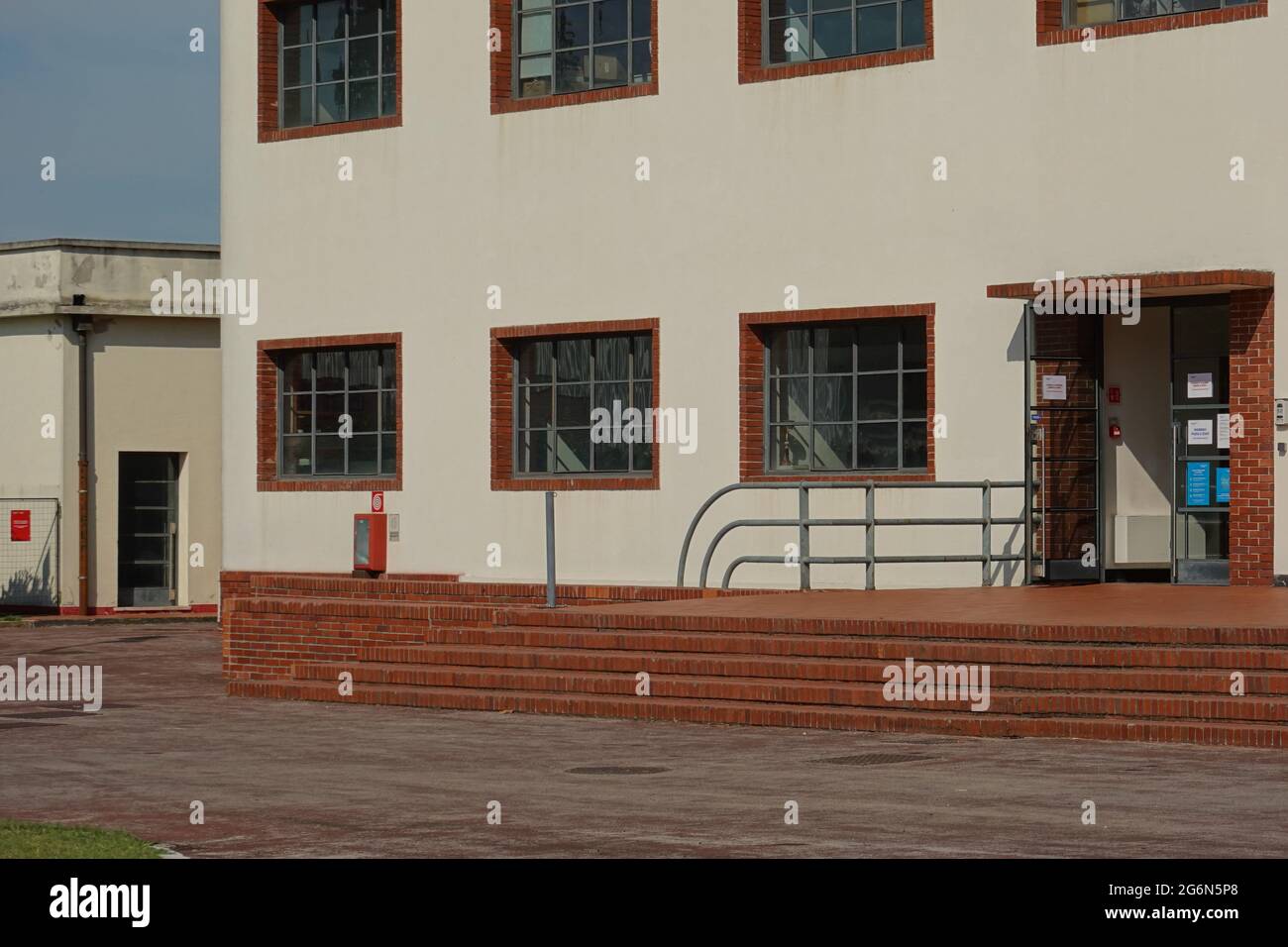 Flugplatz architektur hi-res stock photography and images - Alamy