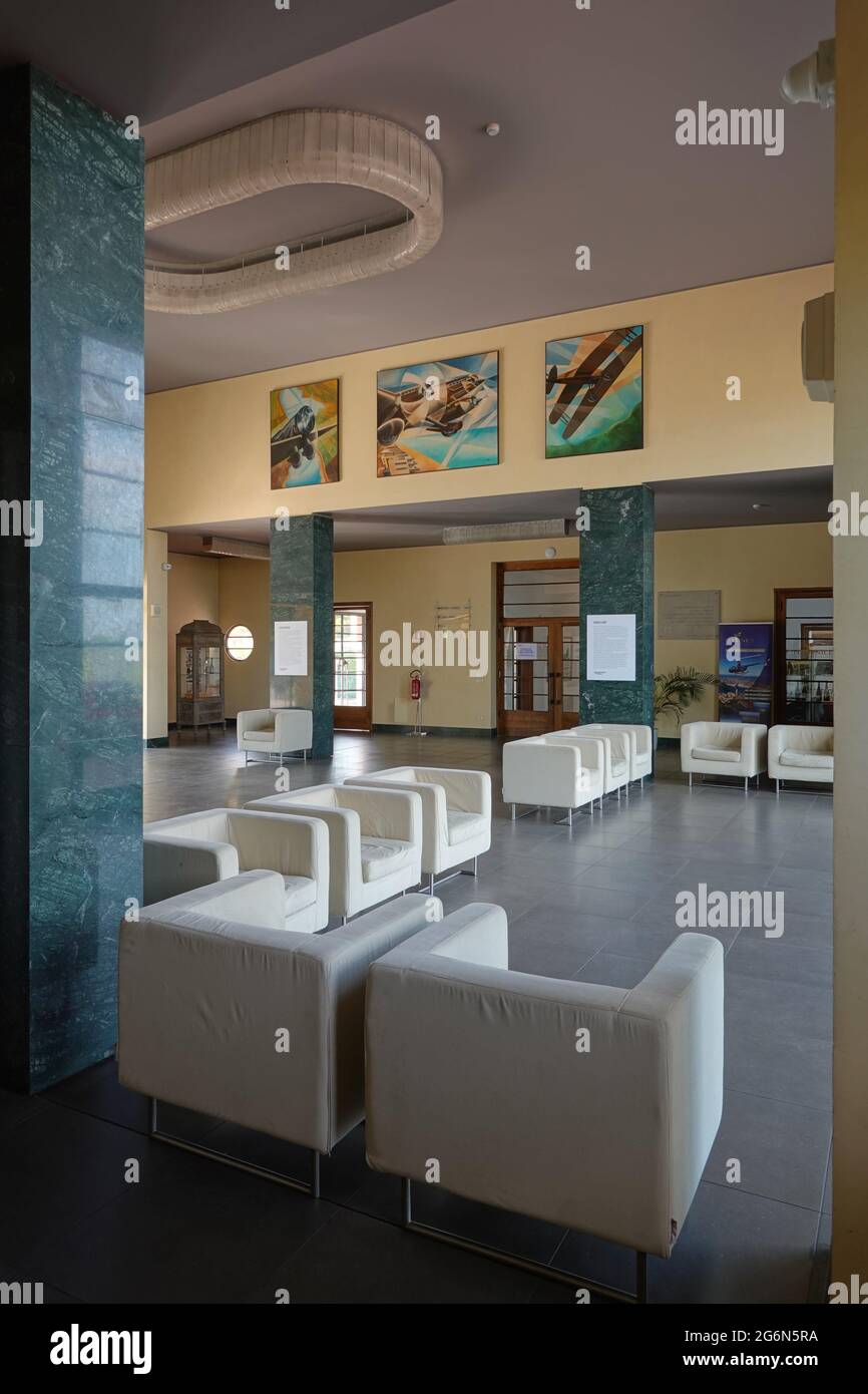 Lido di venezia airport hi-res stock photography and images - Alamy