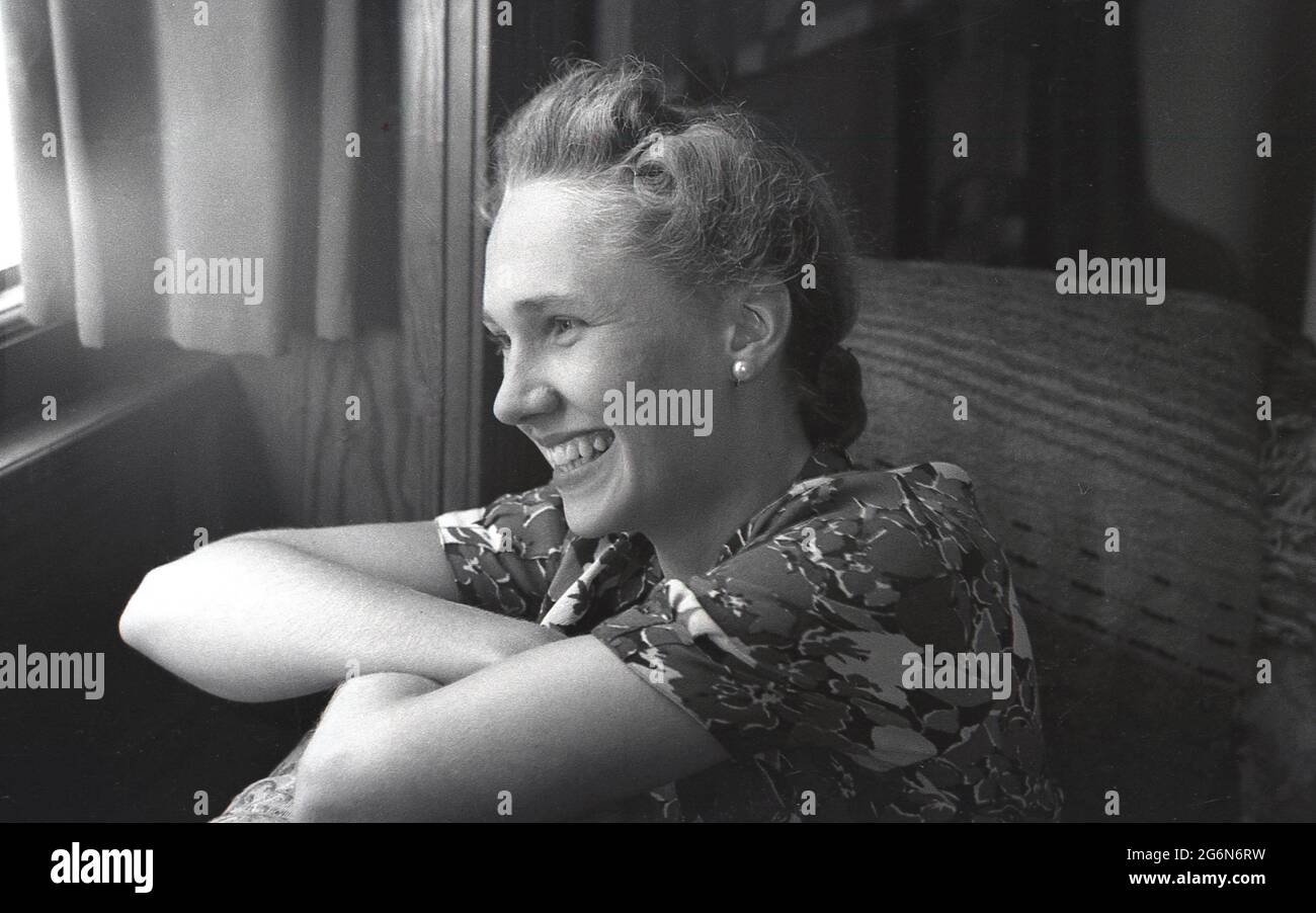 Woman tied up 1950s hi-res stock photography and images - Alamy