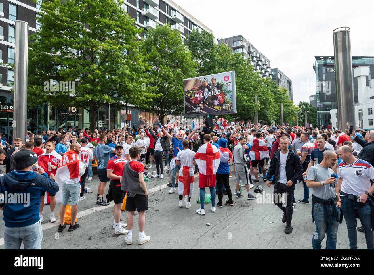 London, UK. 7 July 2021. England fans gather in large numbers outside ...