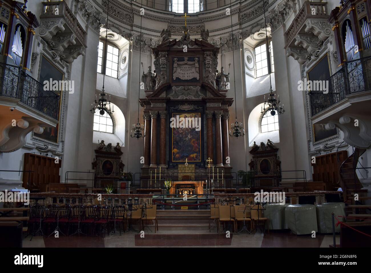 Presbyterium hi-res stock photography and images - Alamy