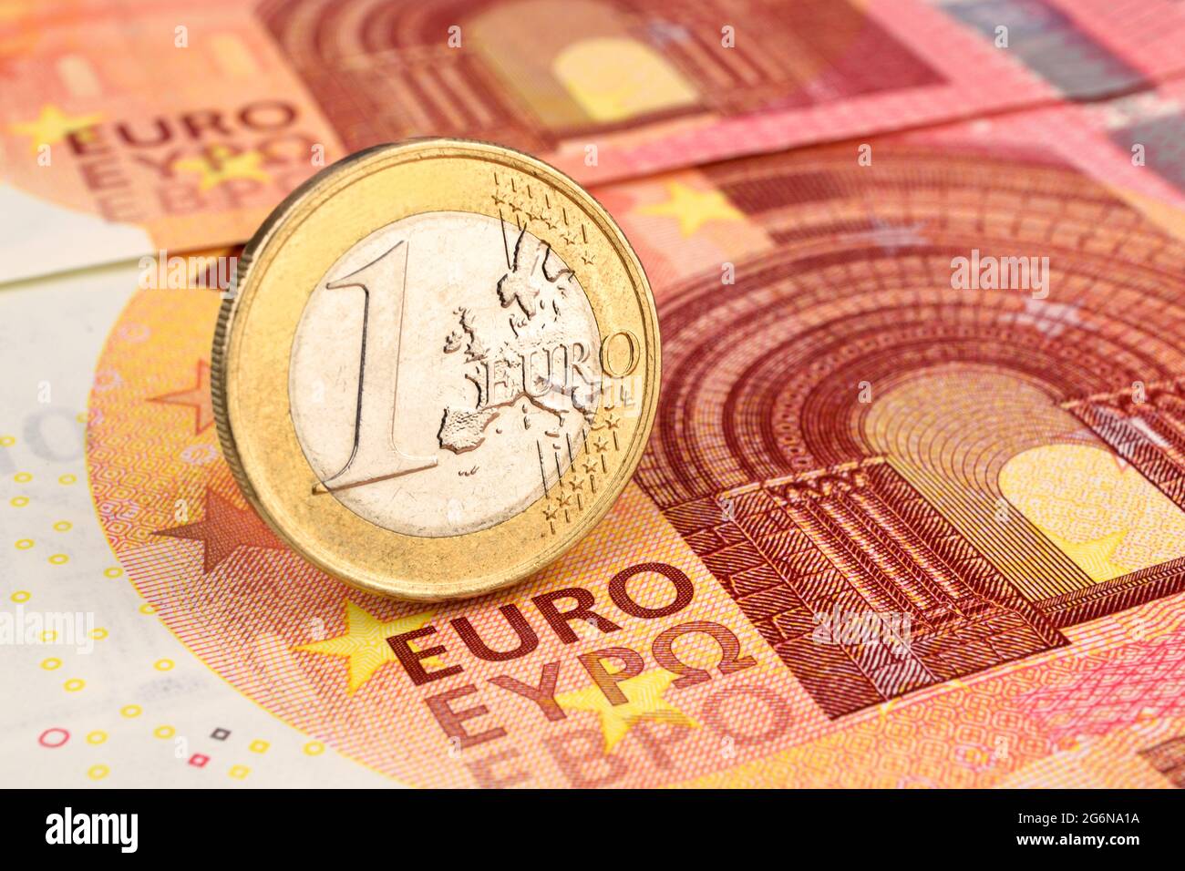 Euro coin note hi-res stock photography and images - Alamy
