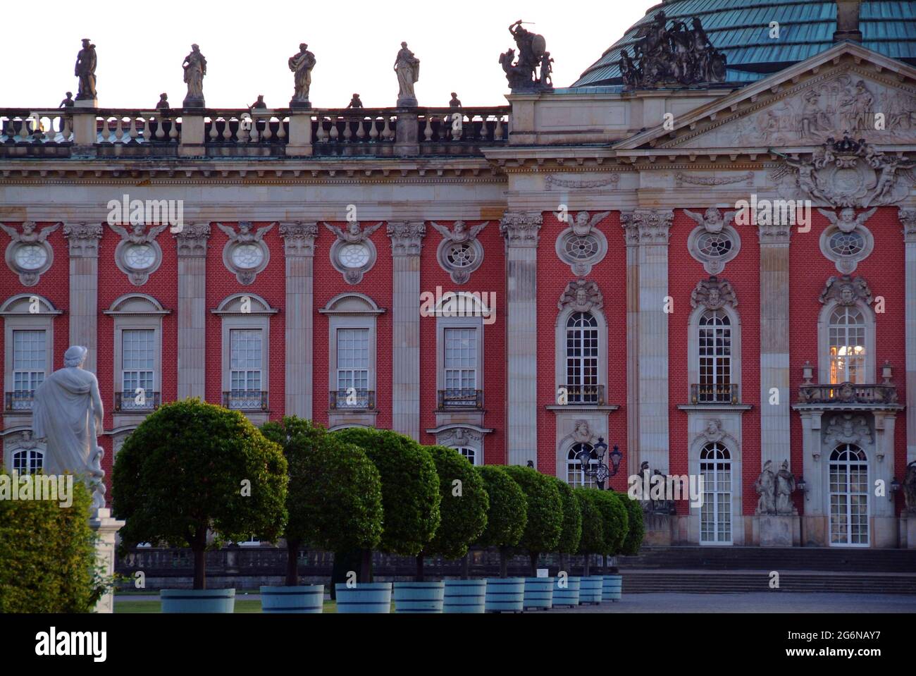 Parkside building hi-res stock photography and images - Alamy