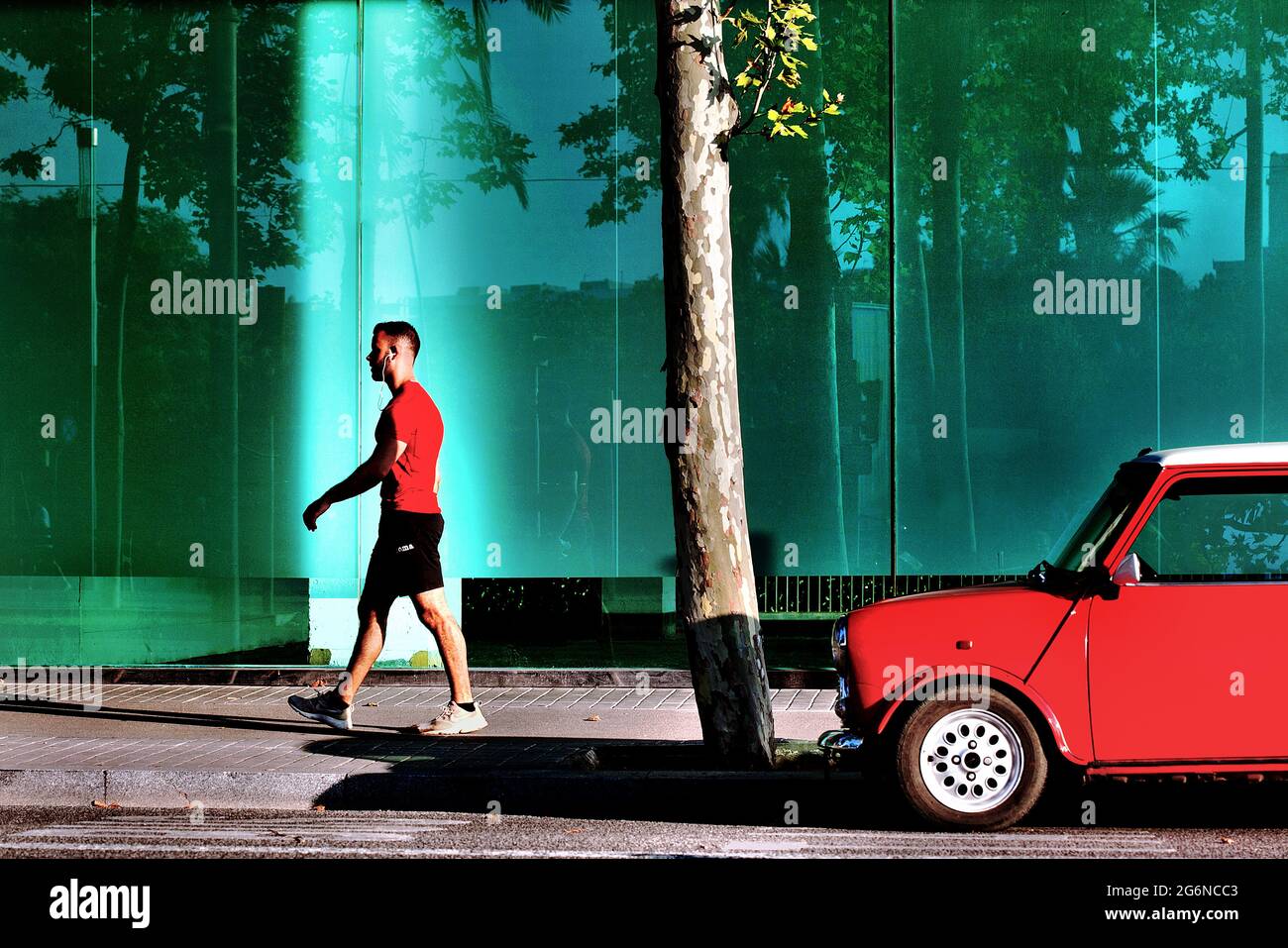 Person without face mask hi-res stock photography and images - Alamy