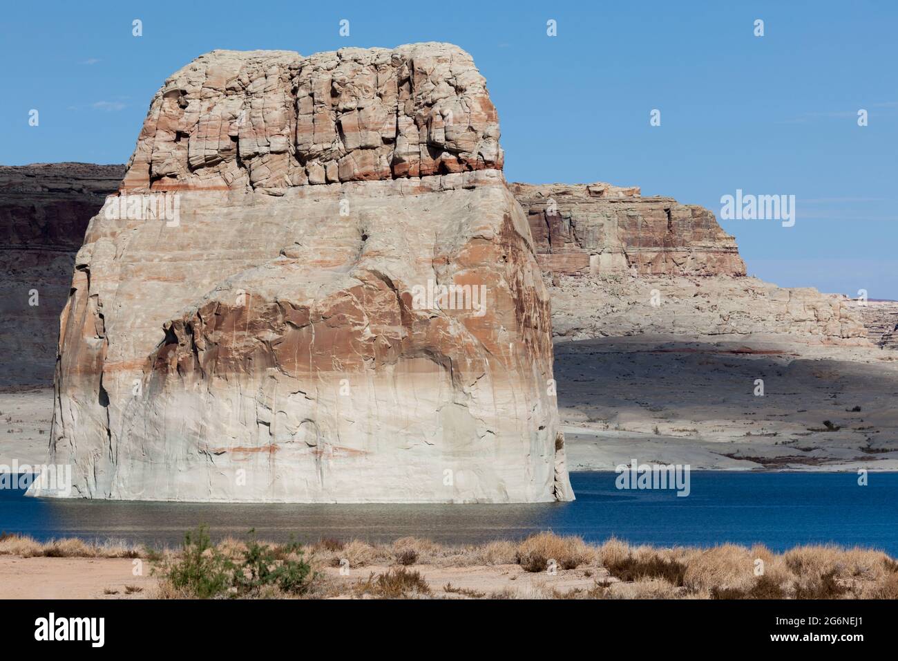 Looking from the shore to the island of Lone Rock in Lake Powell with ...