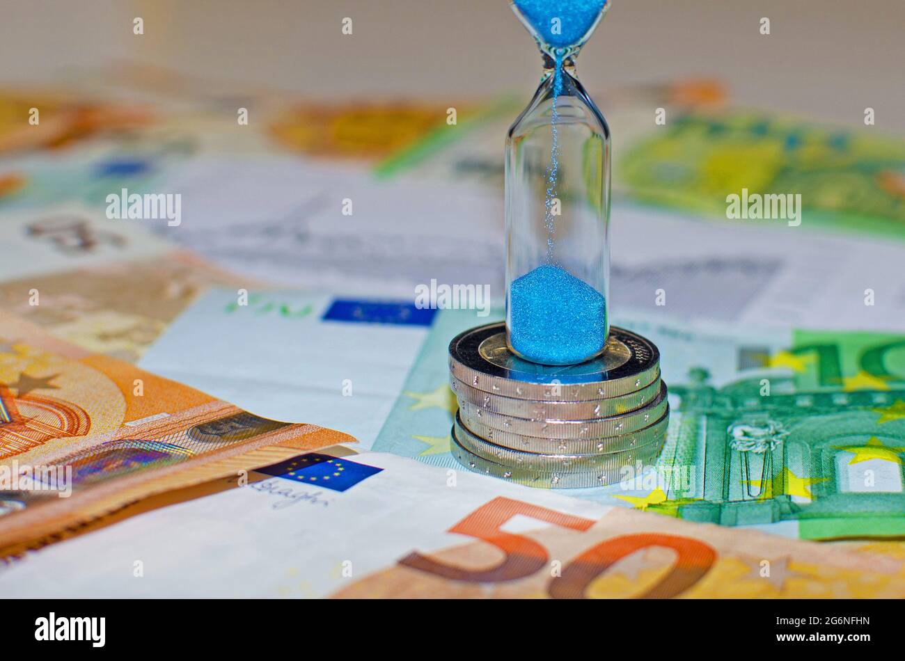 Money movement hi-res stock photography and images - Alamy