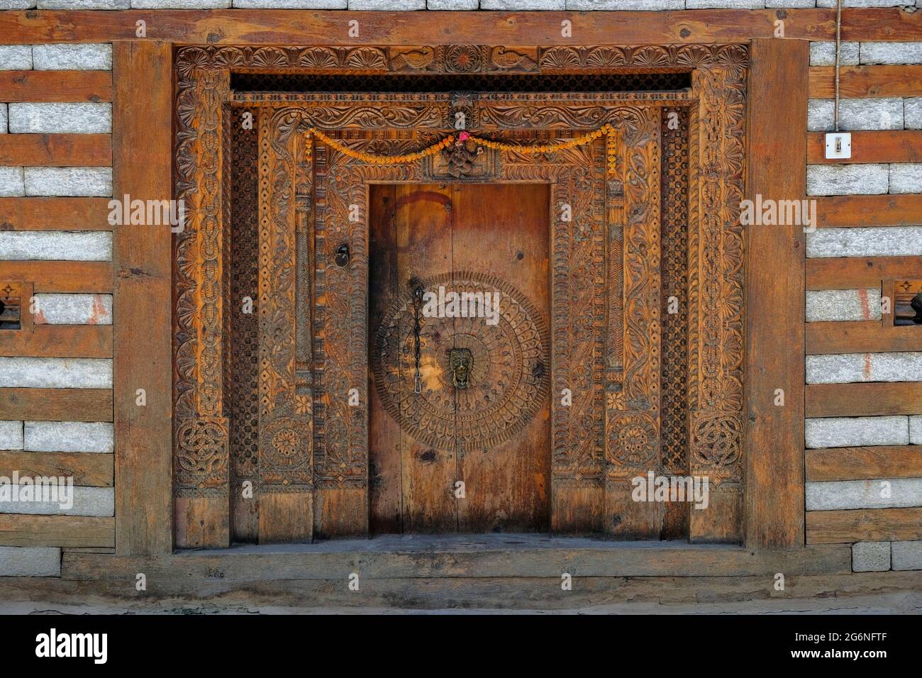Vashisht, India - June 2021: Detail of a traditional house in Vashisht ...