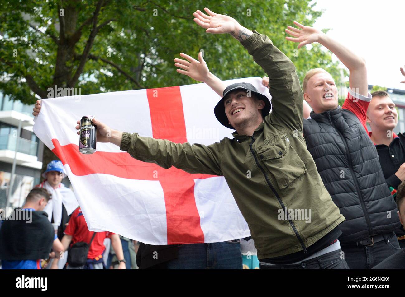 Wembley stadium fans 2020 hi-res stock photography and images - Alamy