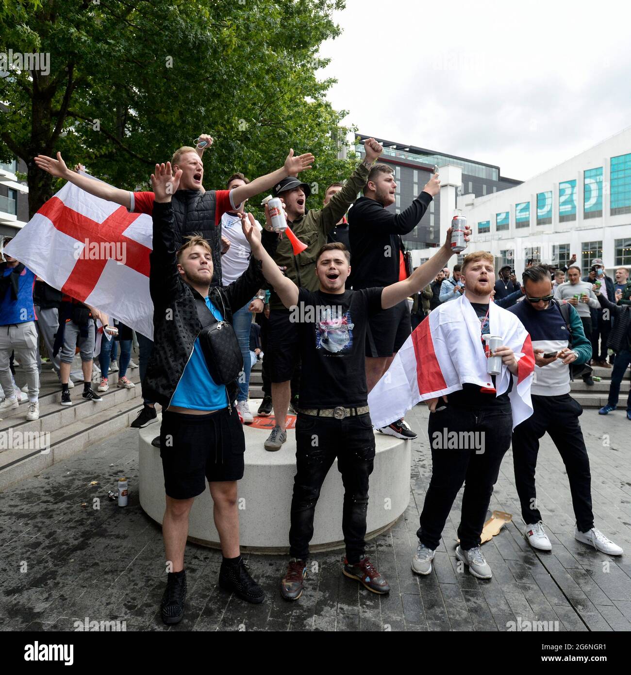 Euro 2020 final wembley fans hi-res stock photography and images - Alamy