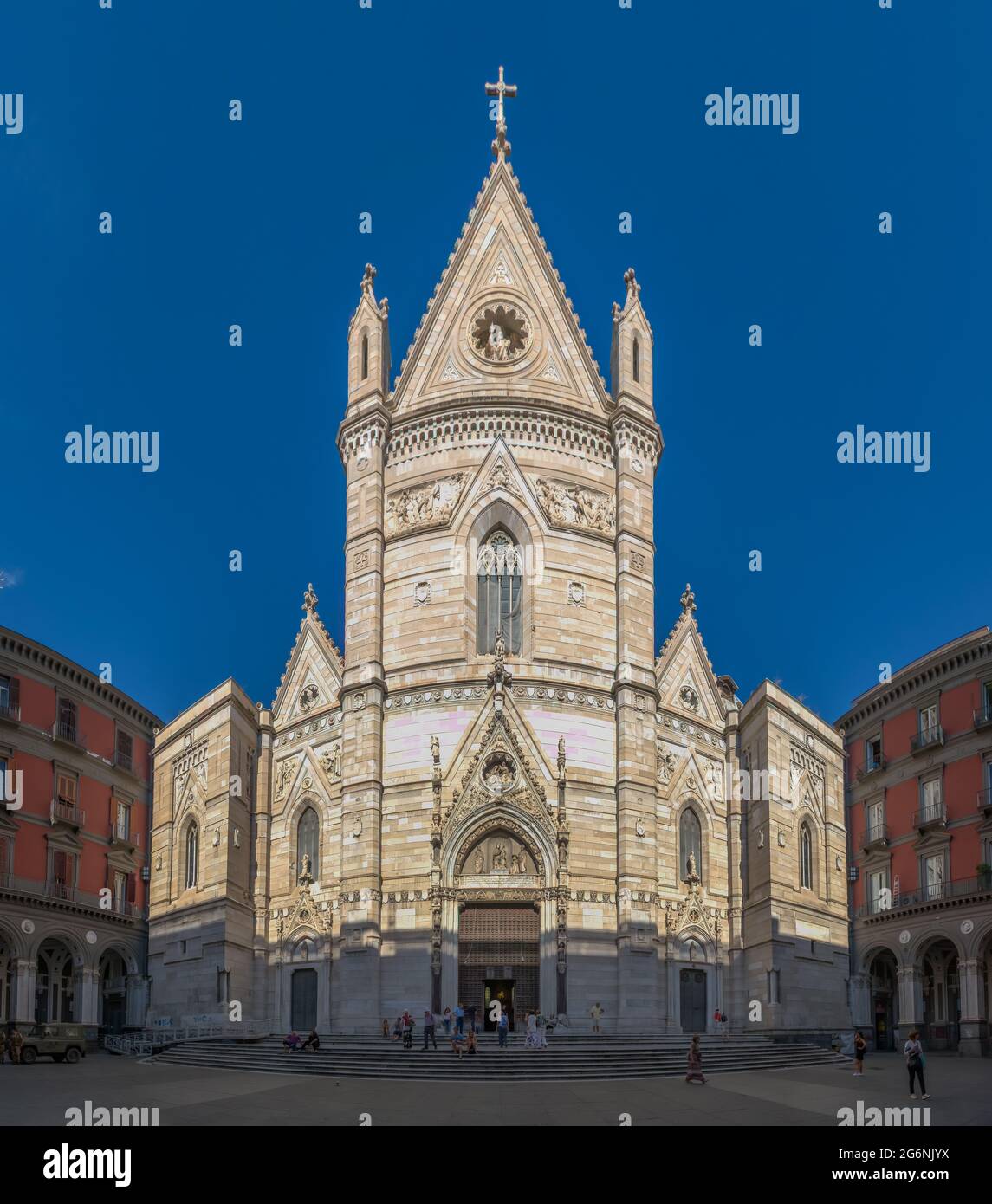 Naples cathedral hi-res stock photography and images - Alamy