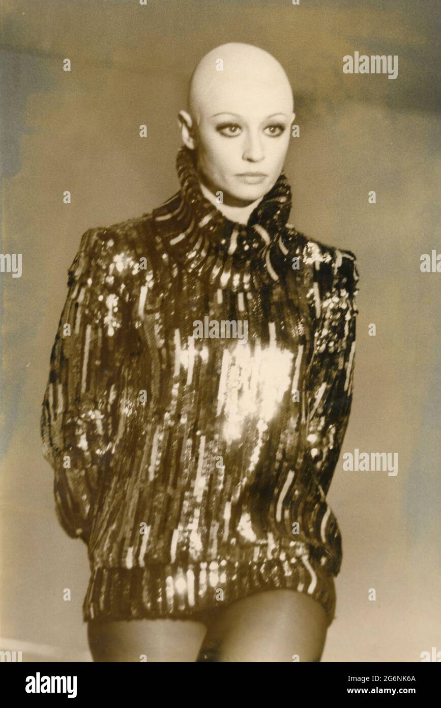 Italian show girl, actress, dancer, and singer Raffaella Carrà, Italy ...