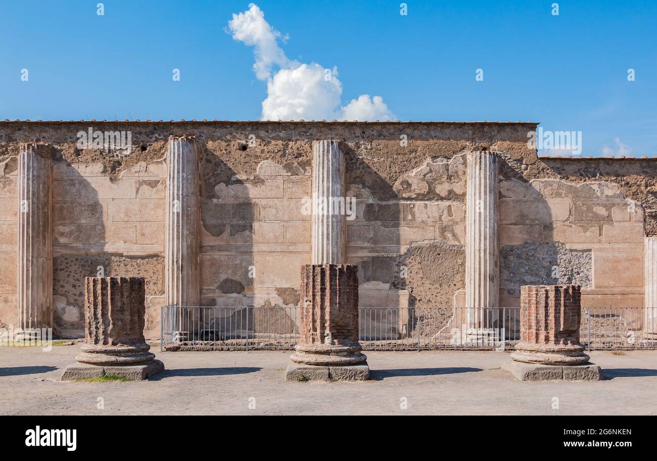 A picture of some of the column ruins of Pompeii Stock Photo - Alamy