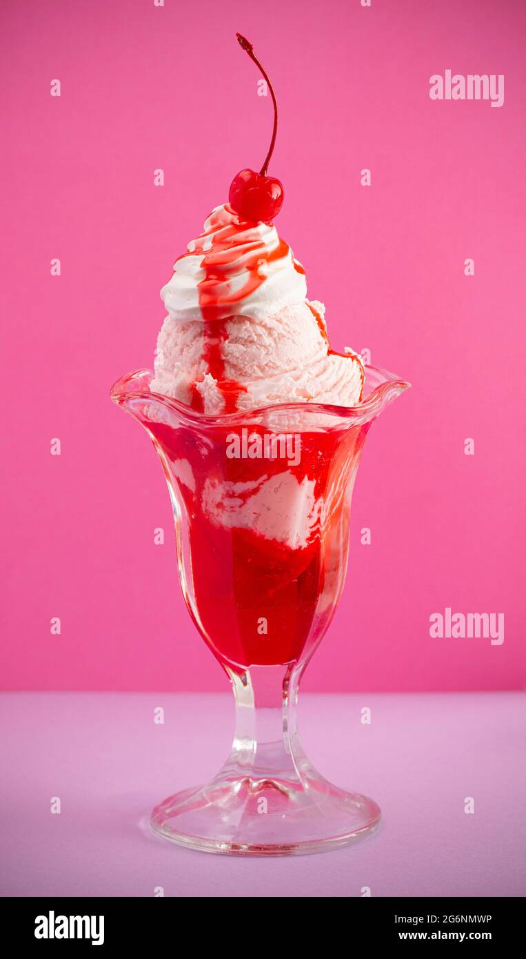Cherry on top hi-res stock photography and images - Alamy