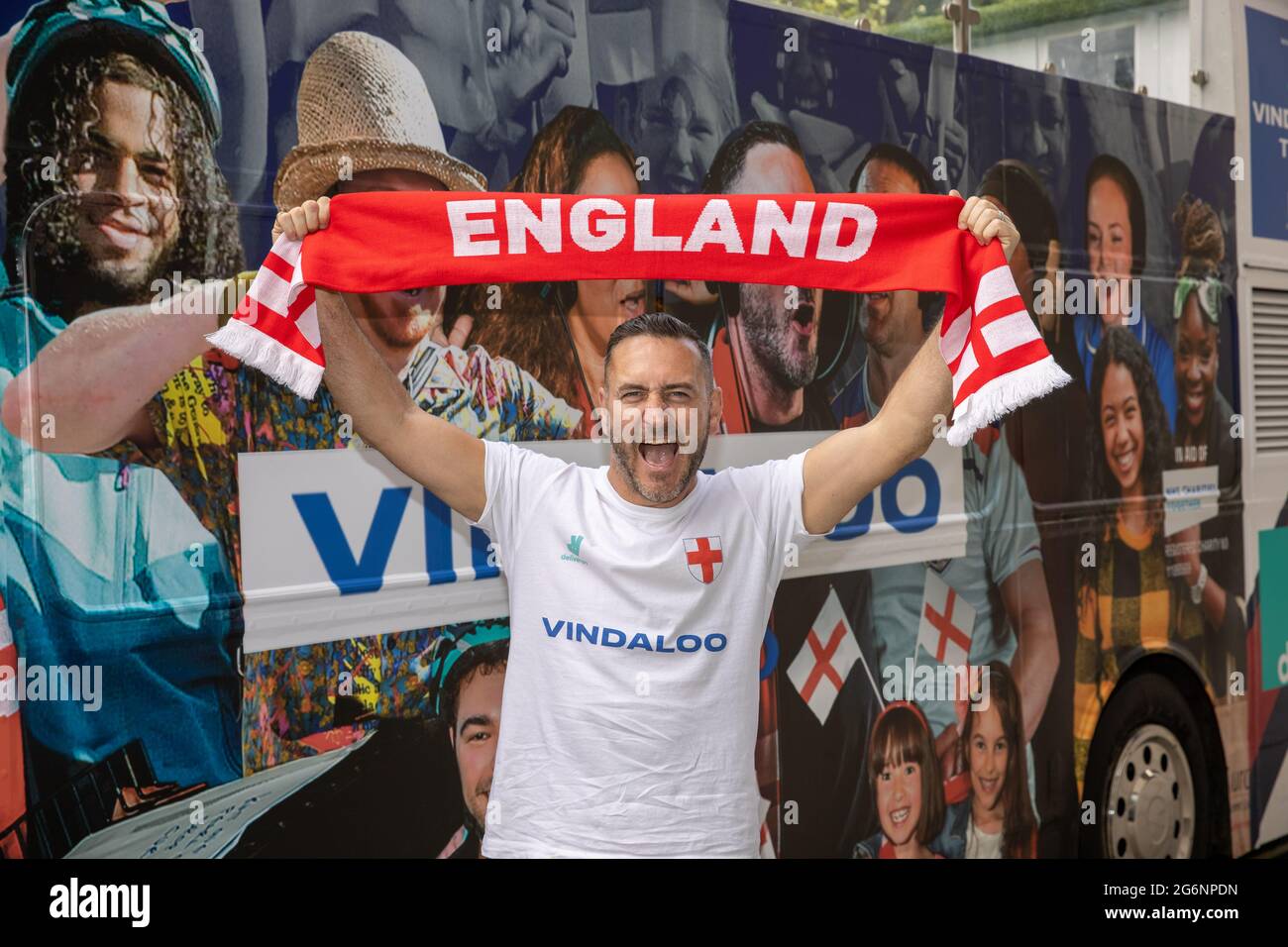 London, UK. 07th July, 2021. Will Mellor on the Vindaloo Two Bus around ...