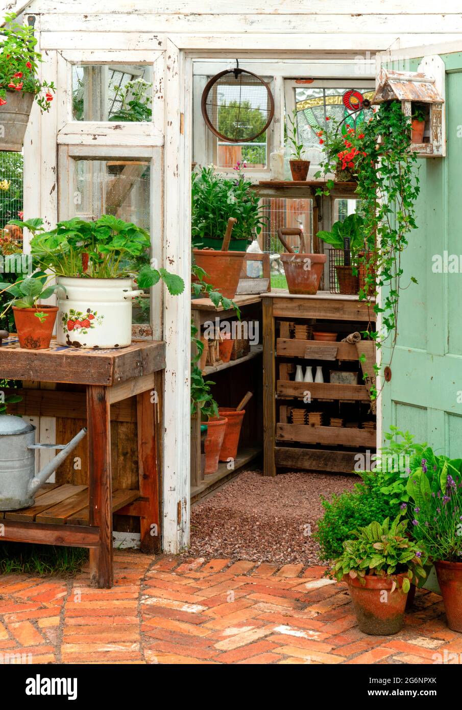 Memory containers hi-res stock photography and images - Alamy
