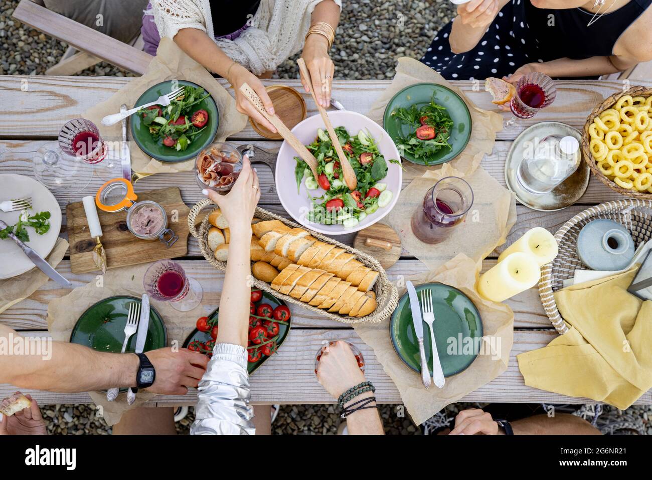 Rustic dining table healthy food hi-res stock photography and images ...