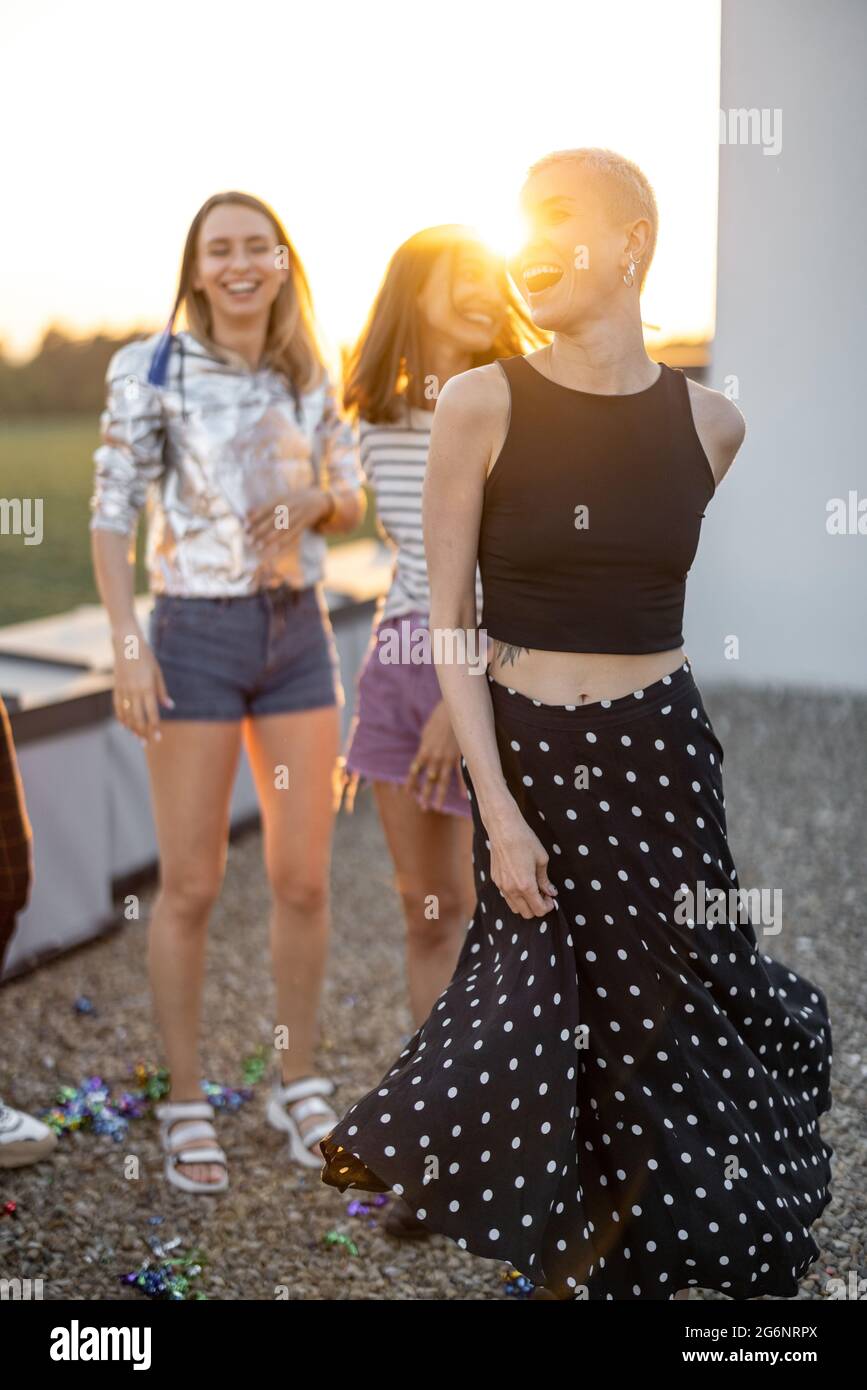 Diverse friends dancing outdoor hi-res stock photography and images - Alamy