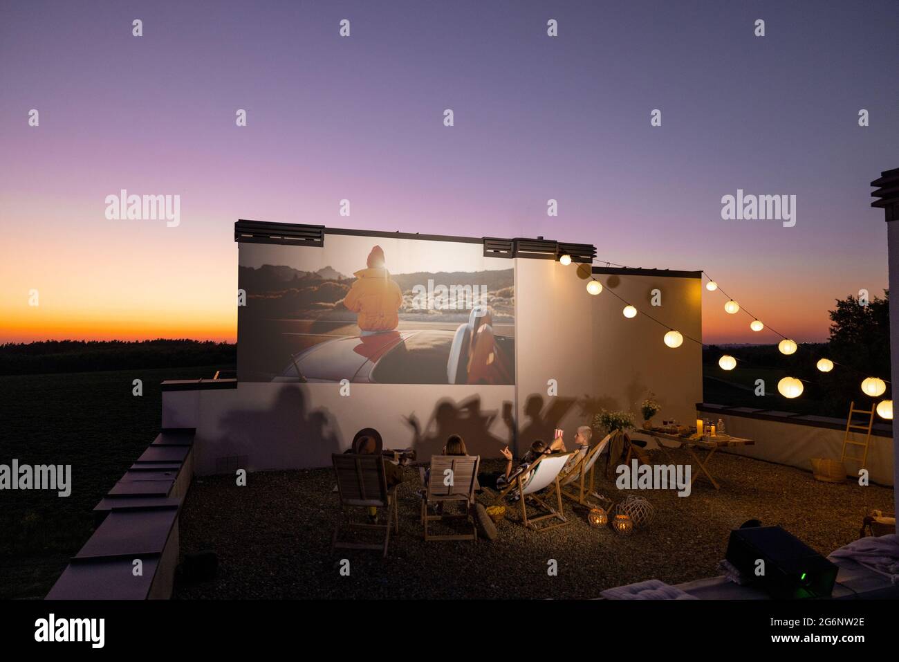 Audience watching movie theater screen hi-res stock photography and ...