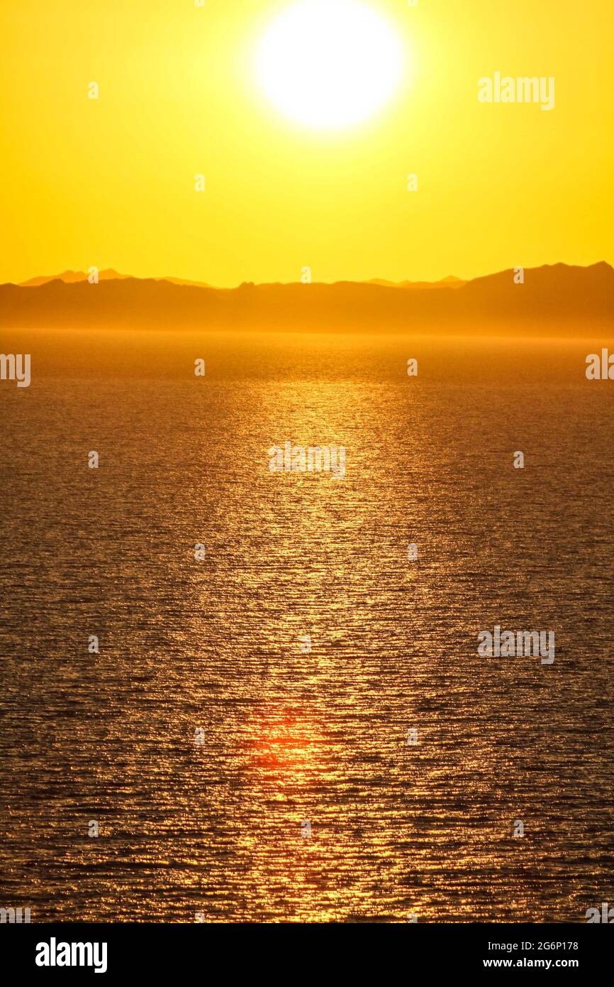 Puesta de sol del mar del norte hi-res stock photography and images - Alamy