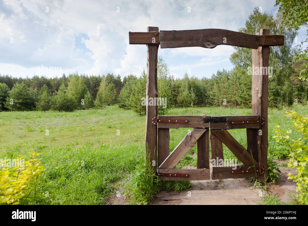 Steel farm gates hi-res stock photography and images - Alamy