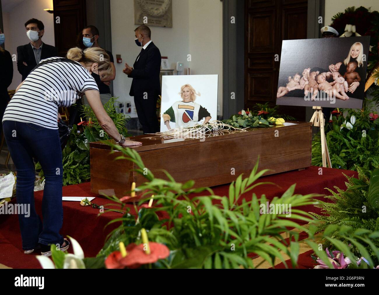Raffaella carra 2021 hi-res stock photography and images - Alamy
