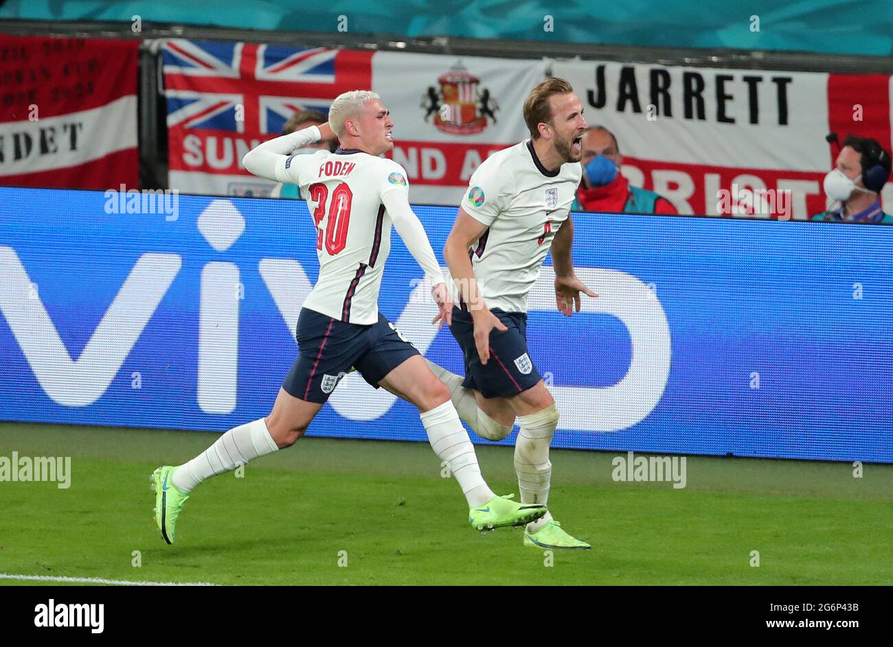 HARRY KANE CELEBRATES, ENGLAND V DENMARK, 2021 Stock Photo - Alamy