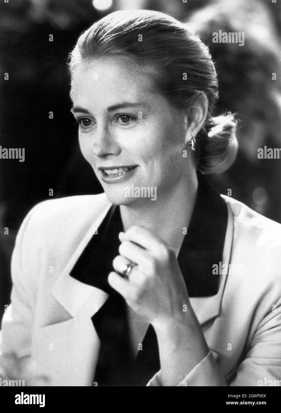 Cybill Shepherd, Head and Shoulders Publicity Portrait for the Film ...