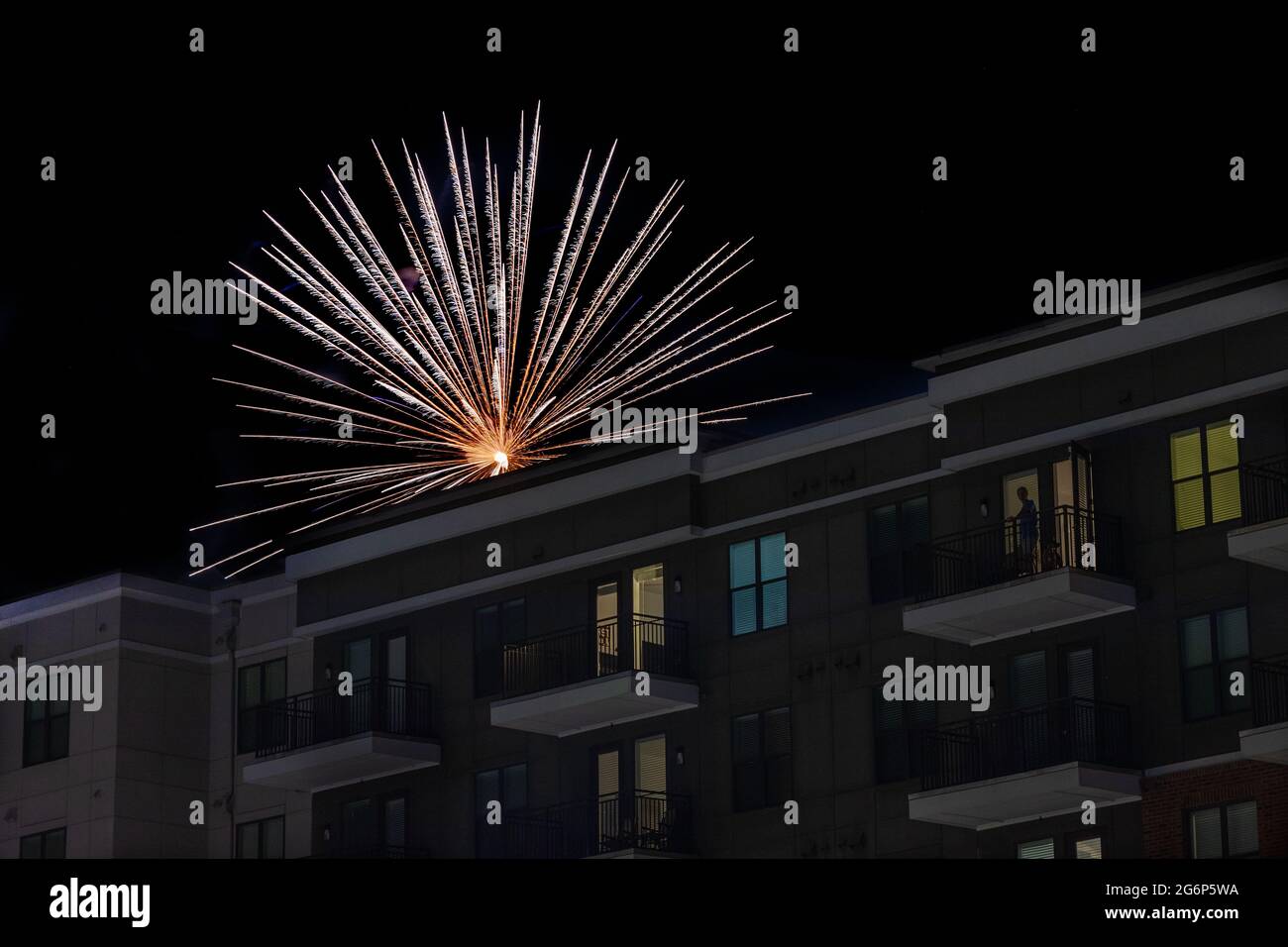 Apartment block window hi-res stock photography and images - Alamy