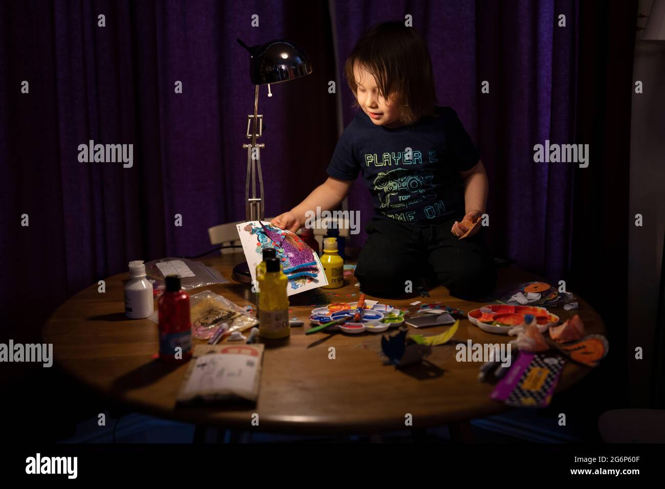 Boy doing art hi-res stock photography and images - Alamy