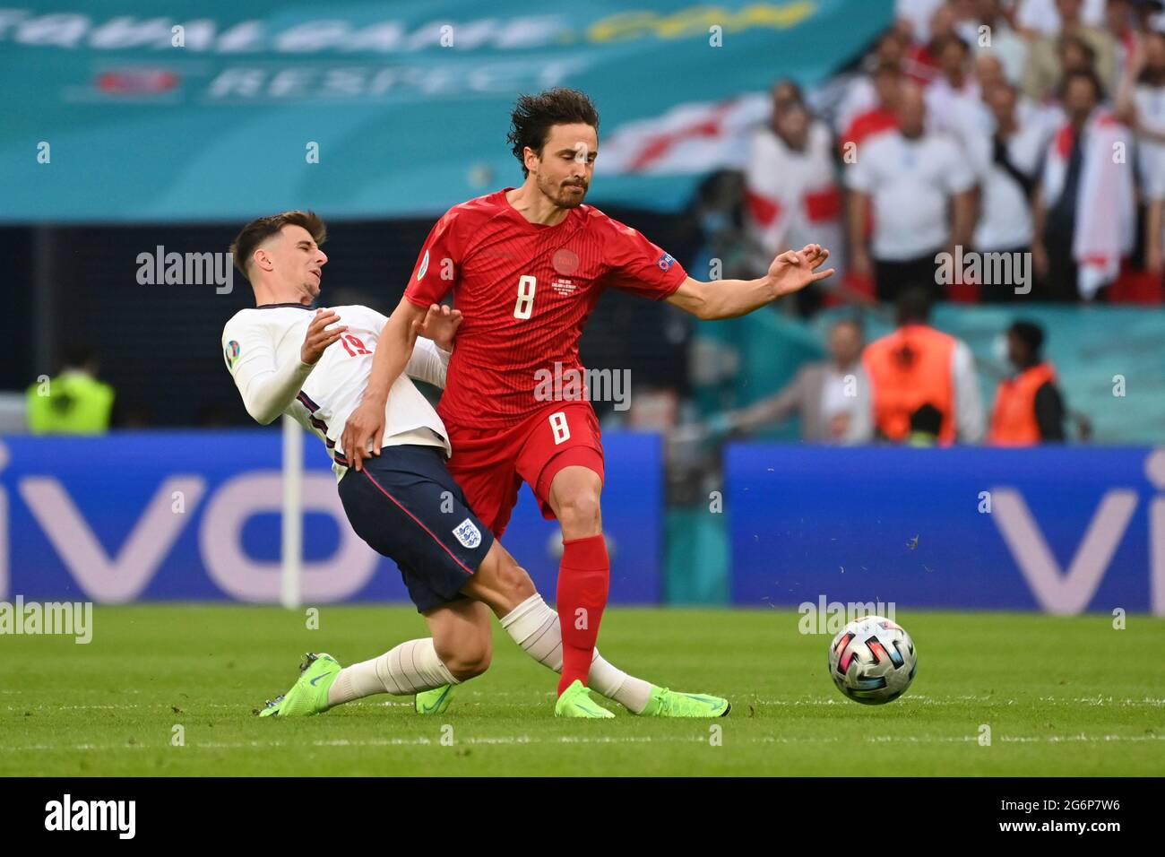 left to right Mason MOUNT (ENG) versus Thomas DELANEY (DEN), action ...
