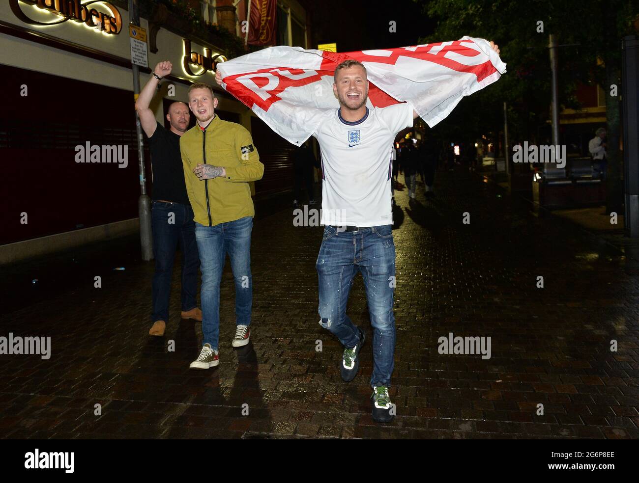 Euro 2021 final fans hi-res stock photography and images - Alamy