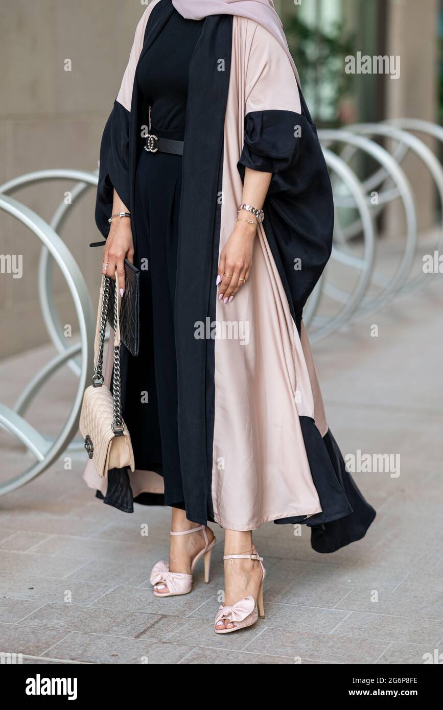 Ladies abaya hi-res stock photography and images - Alamy